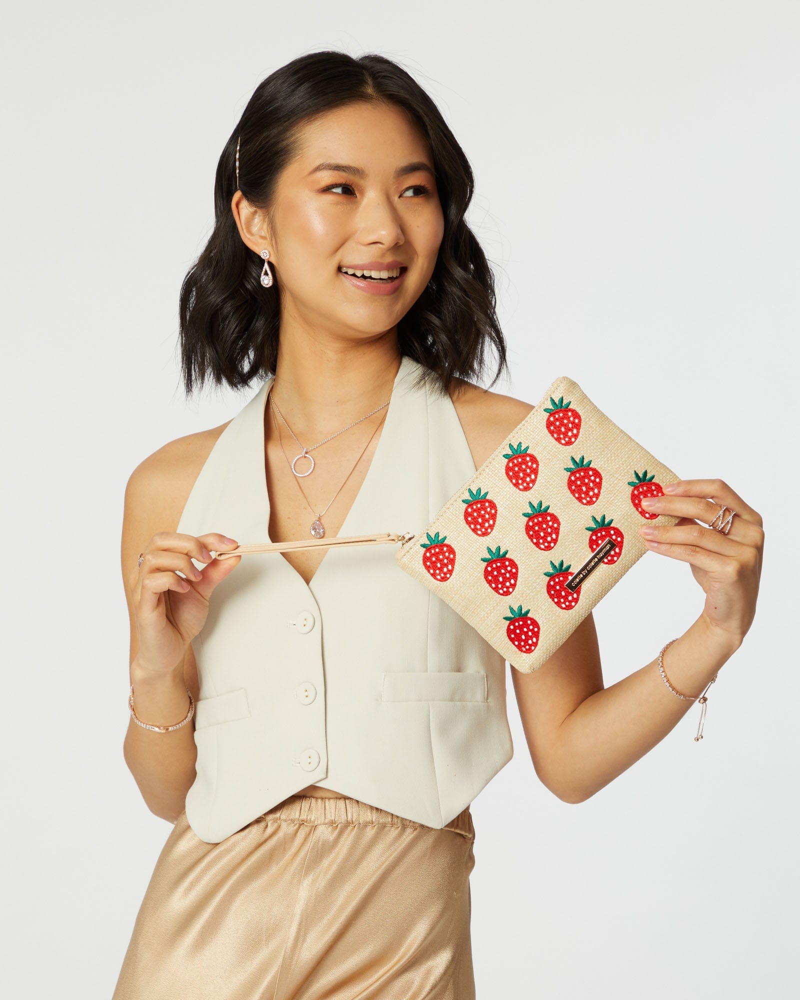 Tahnia Embroidered Natural Wristlet – colette by colette hayman